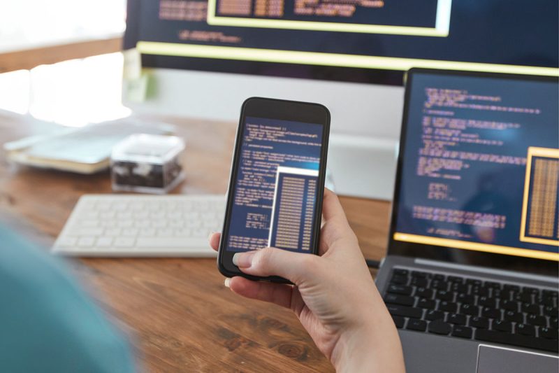 Cross-platform vs. native mobile development - BAYOOTEC